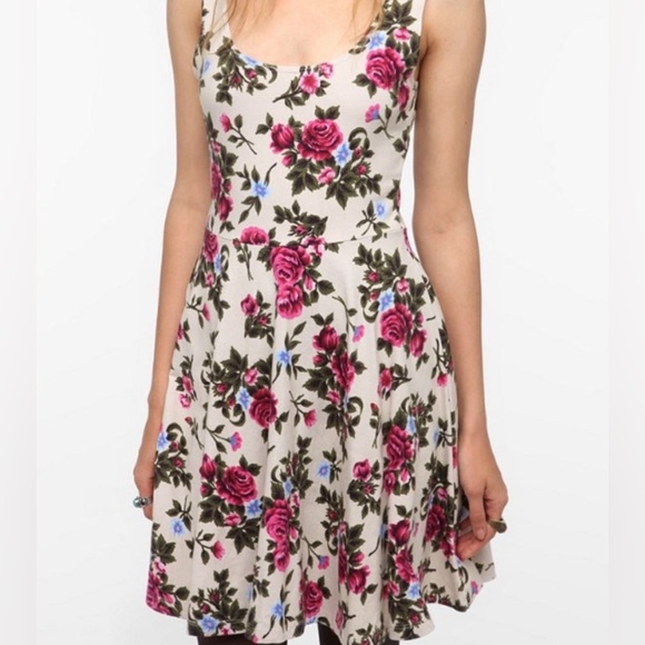 Sparkle & Fade | Dresses | Sparkle Fade Cream Floral Fit And Flare ...
